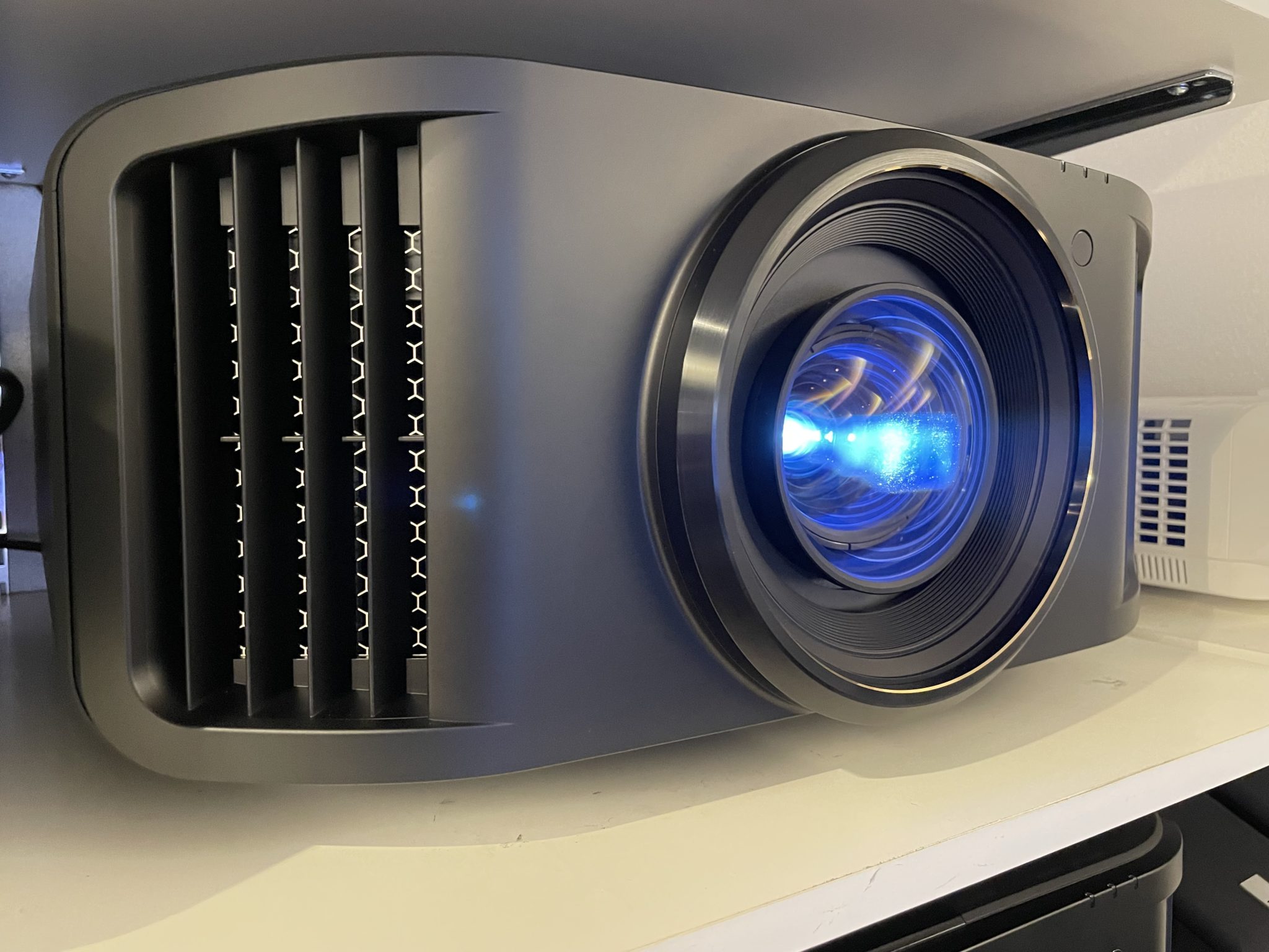 【名古屋店】Victor DLA-V90R/DLA-V80R比較視聴特別イベントまもなく開催！！（当日空席のお問い合わせはTELにてお気軽に ...