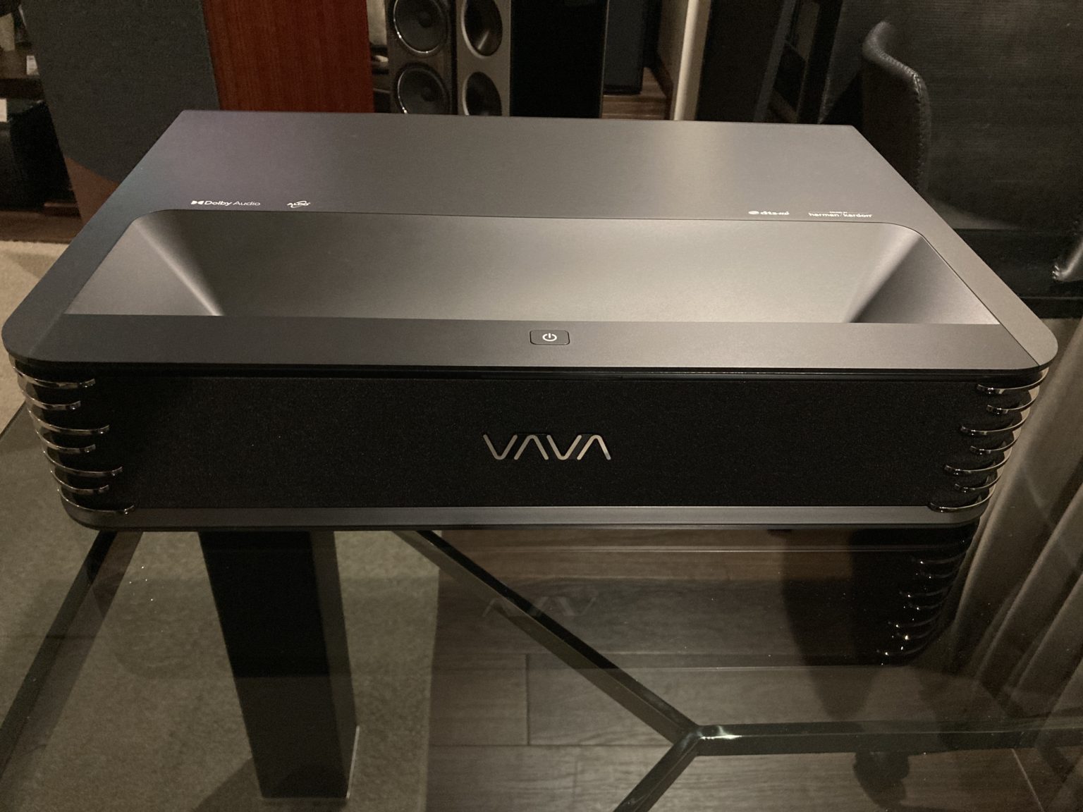 【梅田店】超単焦点プロジェクター VAVA VA-SP003 REV2 導入しました – 株式会社アバック