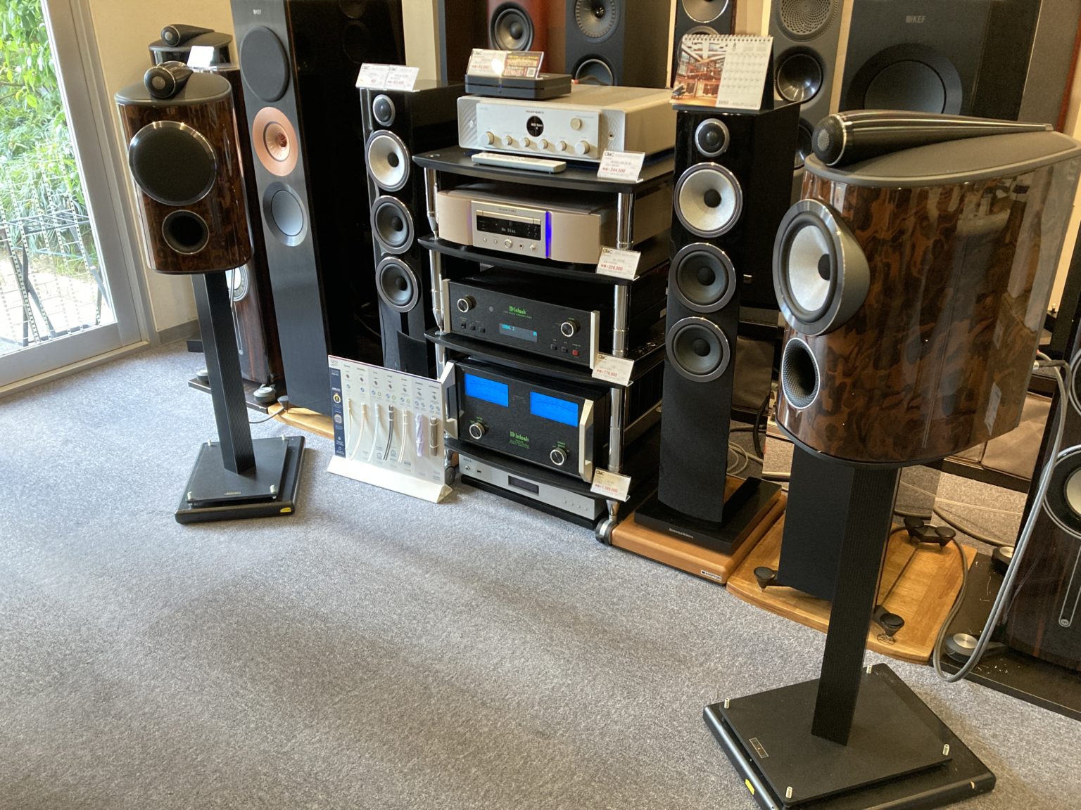 【梅田店】B&W 805D4 Signature 展示開始 – 株式会社アバック