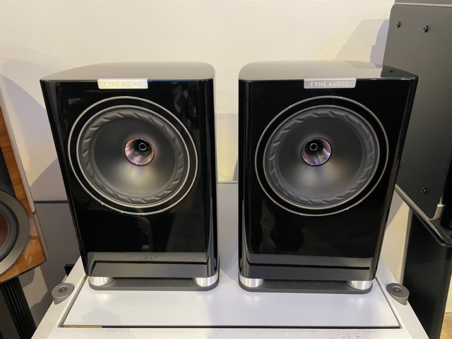 【アバック新宿】FYNE AUDIO F700 月内ご試聴可能です – 株式会社アバック